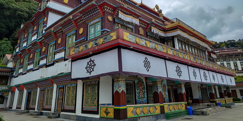 Harwan Monastery: Explore This Tranquil Monastery In Kashmir - TripXL