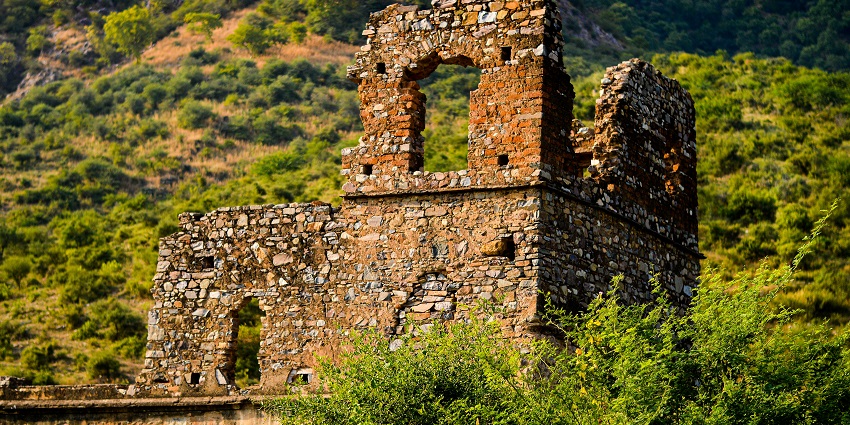 Bhangarh Fort: A Spooky Guide To This Rajasthan’s Jewel - TripXL