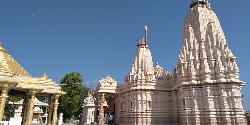 Mahudi Temples: Explore Spiritual Beauty And Heritage - TripXL