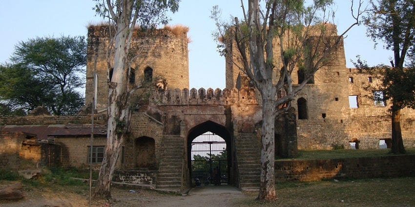 Explore Nurpur Fort: A Historic Marvel In Himachal Pradesh - TripXL