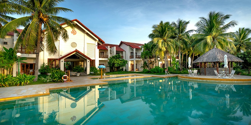 Raj Water Park And Resort: Enjoy A Splashy Day Out - TripXL