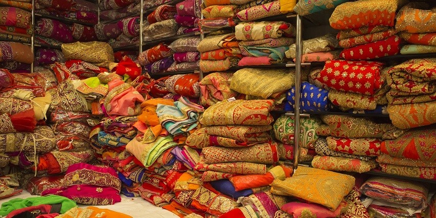 Saree Shopping In Jaipur For An Amazing Trip Experience - TripXL