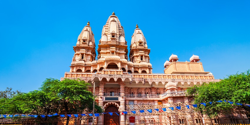 Chhatarpur Temple: Immerse Into Solitude - TripXL