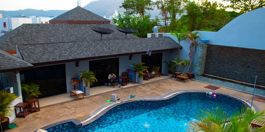 Pool Party In Delhi: Top Venues For A Splashing Good Time - TripXL