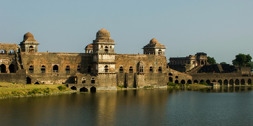 Sewri Fort: Immerse Yourself In The Colonial Tales Of Mumbai - TripXL