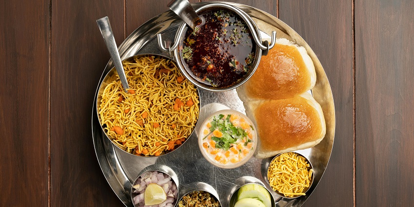 Street Food In Mumbai: A Guide To City's Tasty Culinary Gems - TripXL
