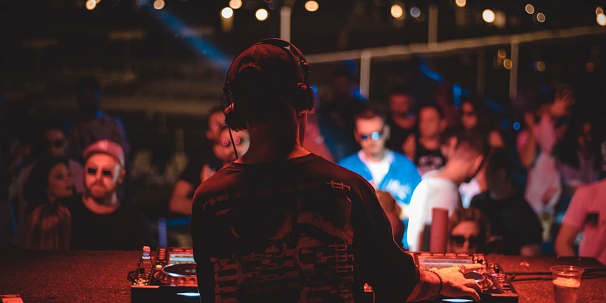 Techno Parties In Mumbai: Your Guide To The Hottest Events - TripXL