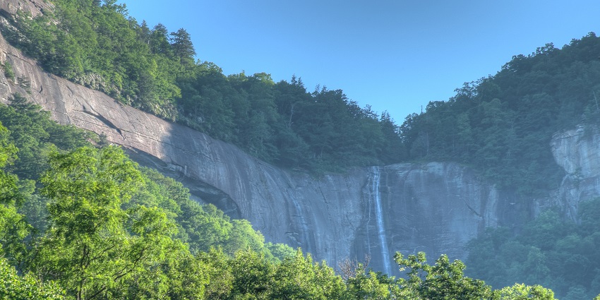 10 Waterfalls In The USA With Serenity And Natural Beauty - TripXL