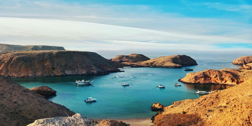 10 Oman Beaches: Pristine Shores And Stunning Coastal Scenery - TripXL